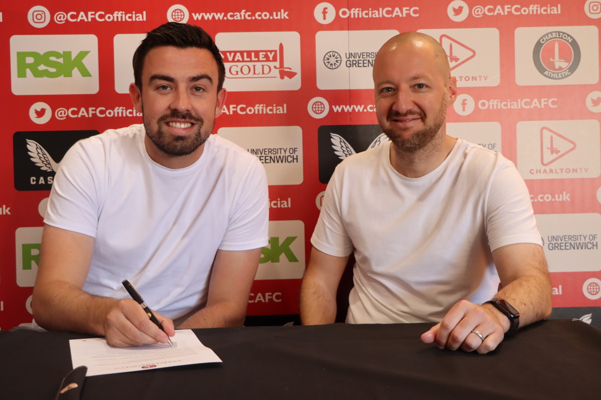 DONE DEAL | Ball-playing defender Eoghan O’Connell joins the Addicks ...
