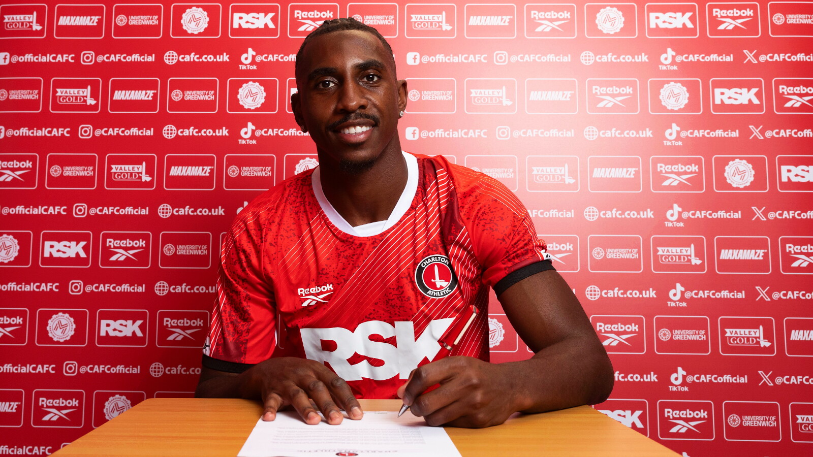 Addicks complete Amari'i Bell signing | Charlton Athletic Football Club