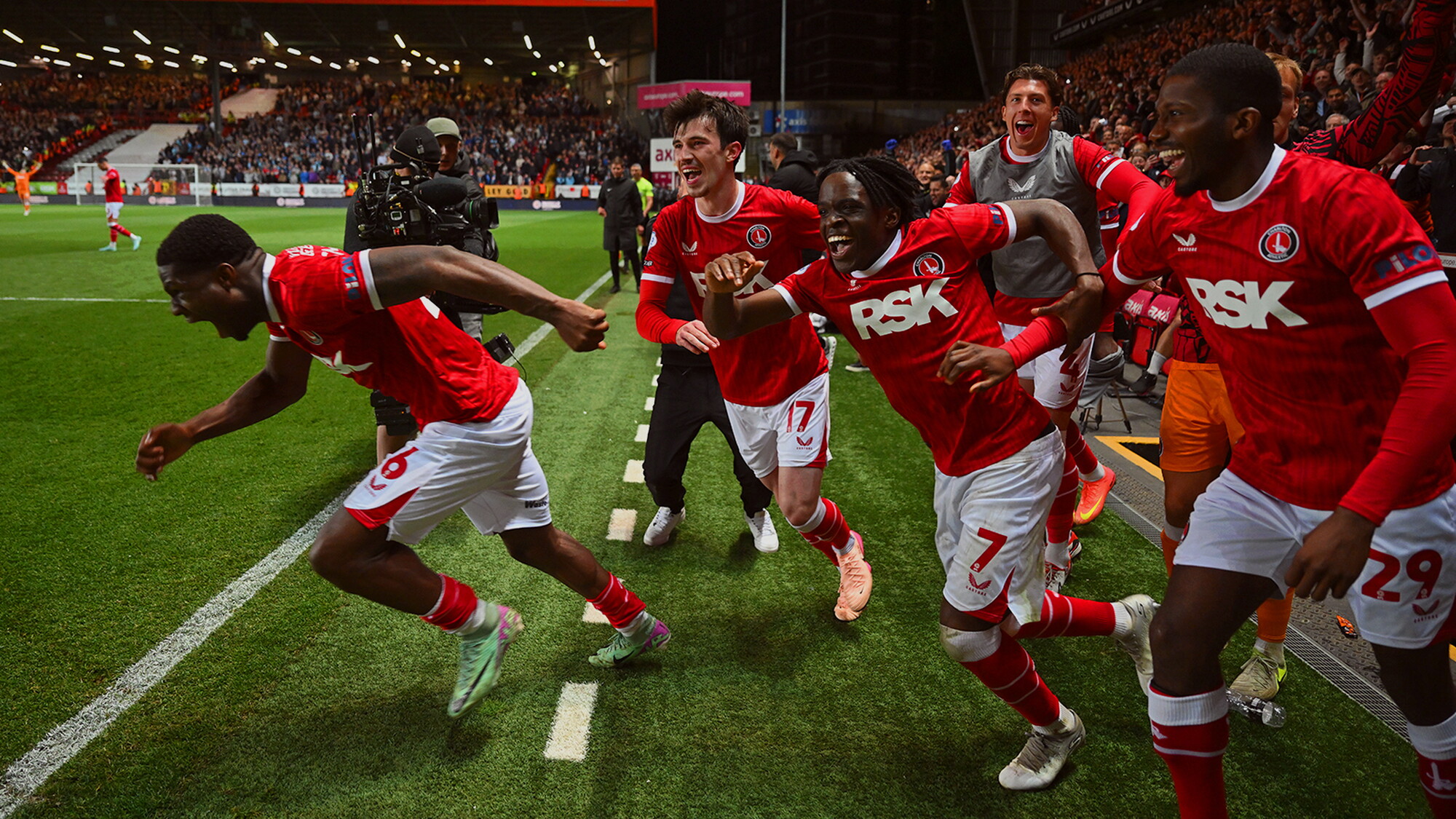 Outstanding Charlton keep top two dreams alive | Charlton Athletic ...