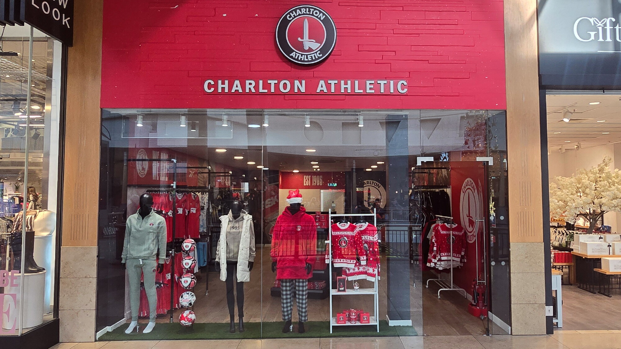 New-look Bluewater pop-up store now open | Charlton Athletic Football Club