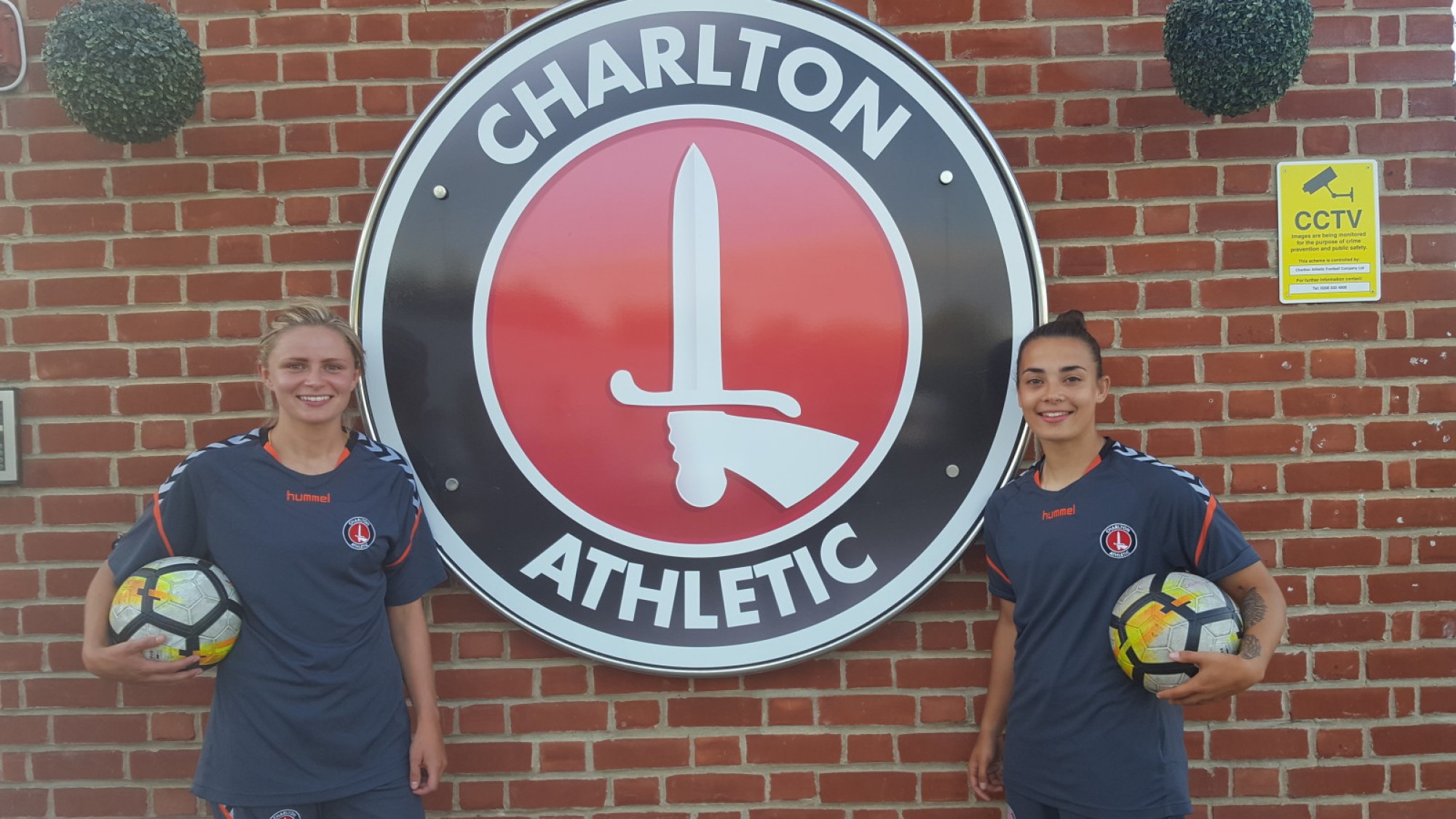 Charlton Women sign Ellie Bailes and Lilli Maple | Charlton Athletic ...